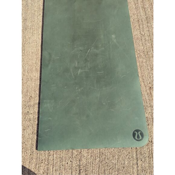 lululemon athletica | Bath | Lululemon Yoga Mat Green 5mm 7 X 26 Lulu ...